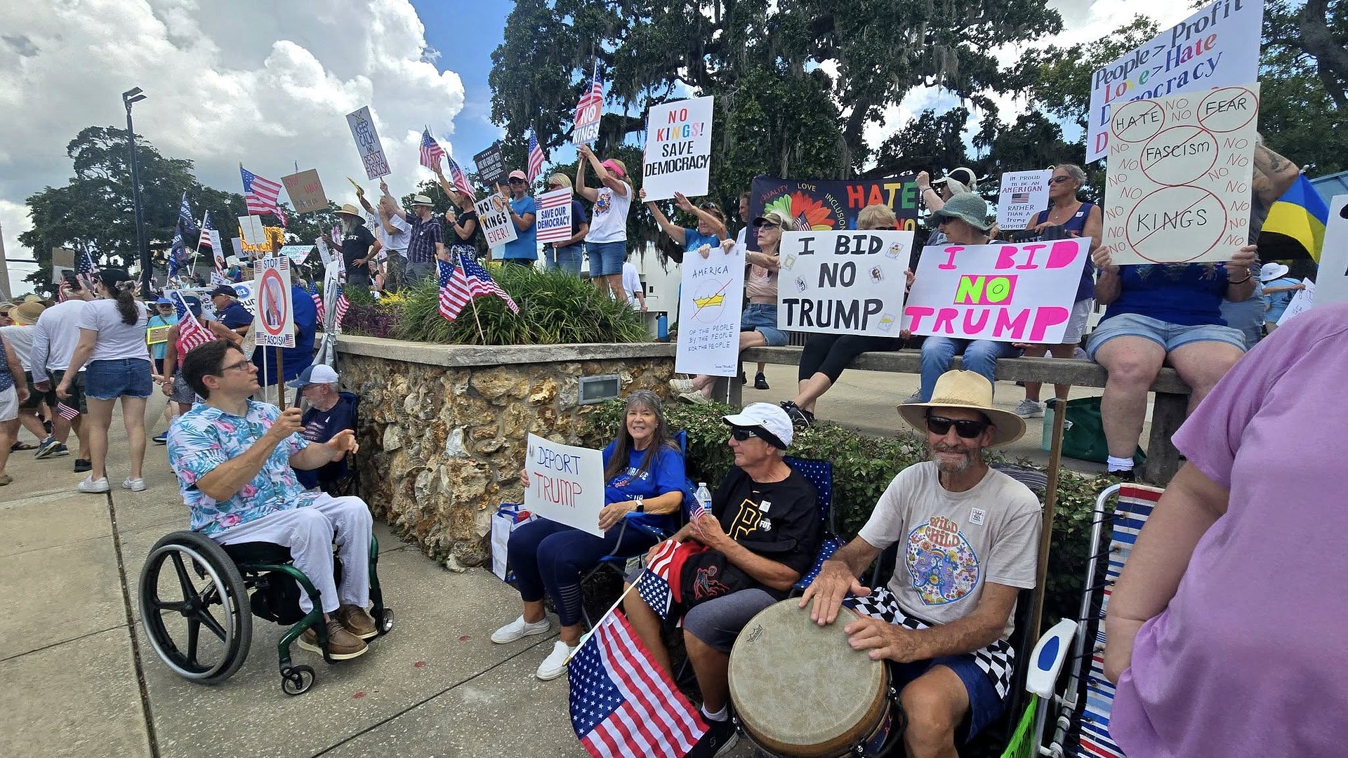 PHOTOS: 'No Kings' protest in Daytona Beach draws thousands | Observer ...