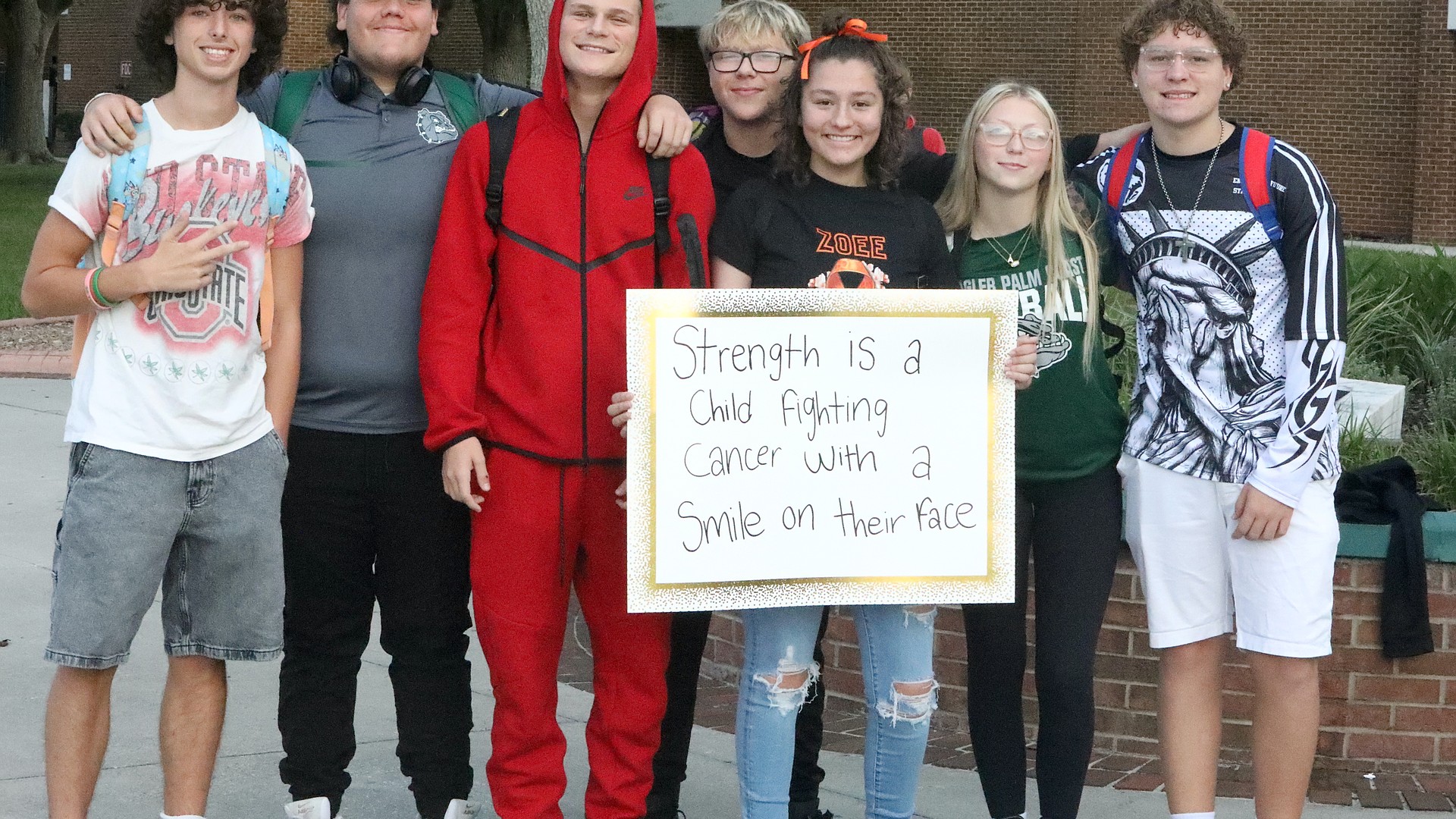 Heart of gold: Zoee Foster, an FPC student and leukemia patient, helps ...