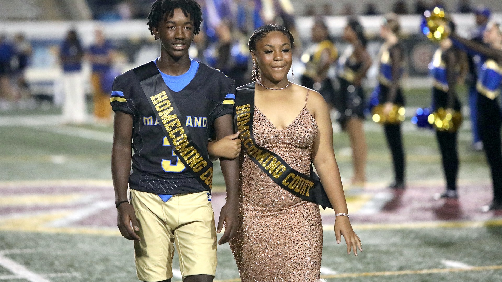Mainland High School Homecoming queen and king crowned | Observer Local ...