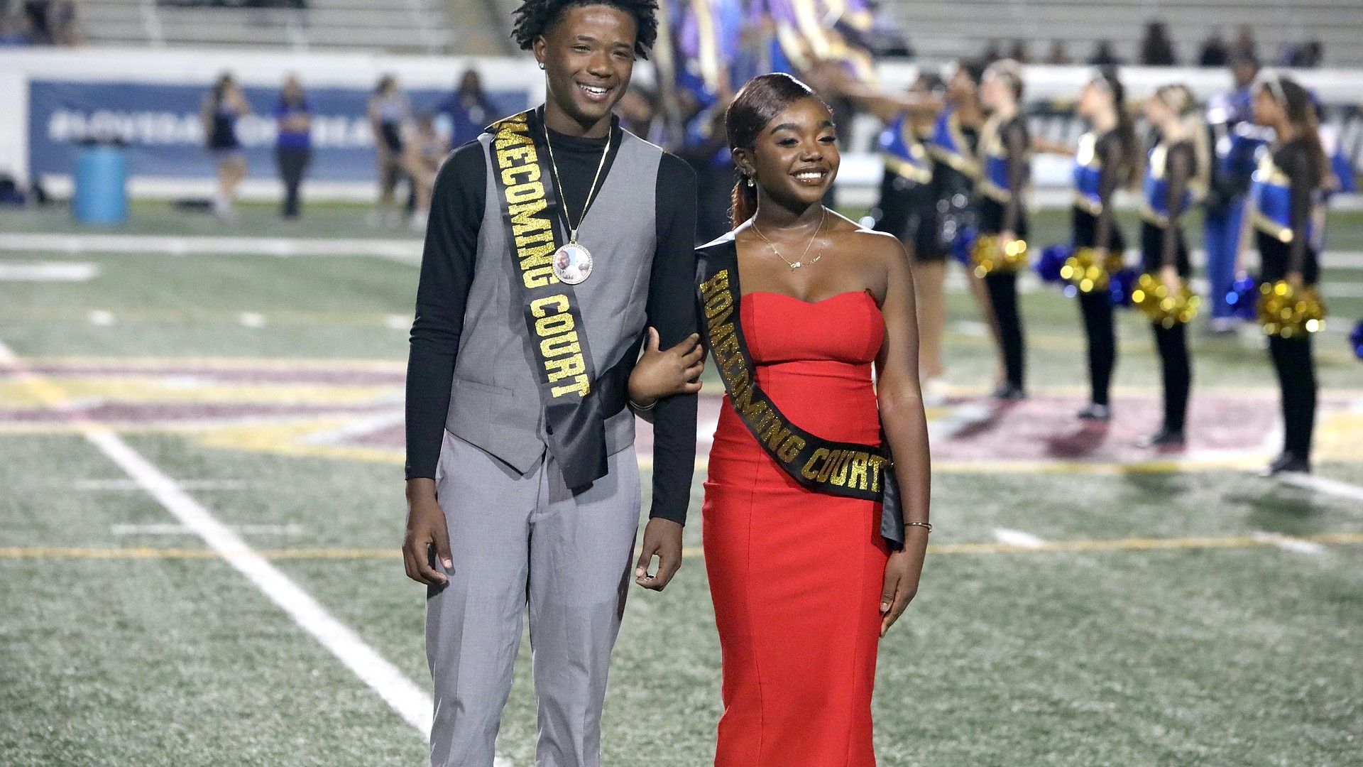 Mainland High School Homecoming queen and king crowned | Observer Local ...
