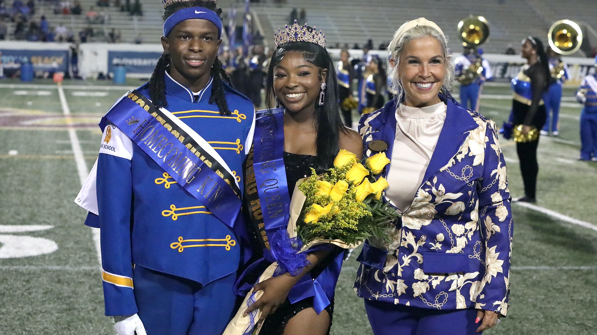 Mainland High School Homecoming queen and king crowned | Observer Local ...
