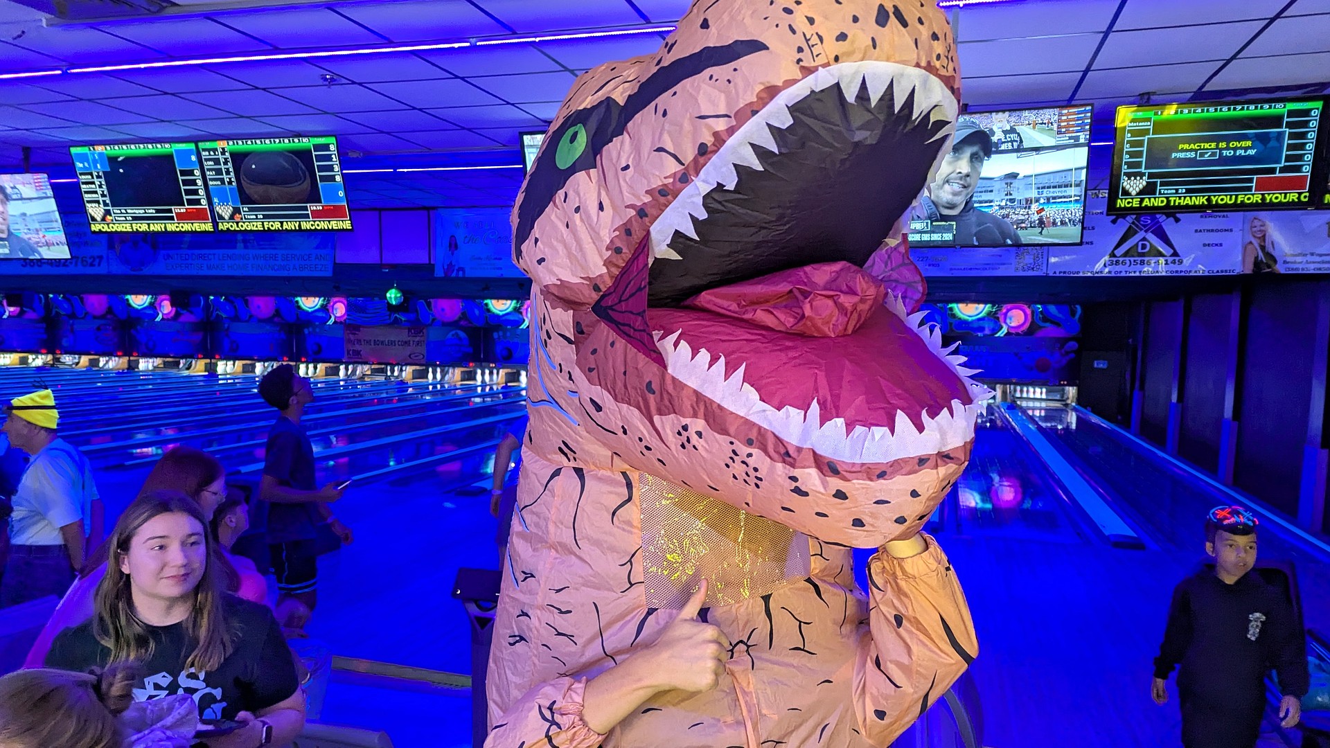 Boo-ling for dollars: The third annual Boo-ling for Wishes at Palm ...