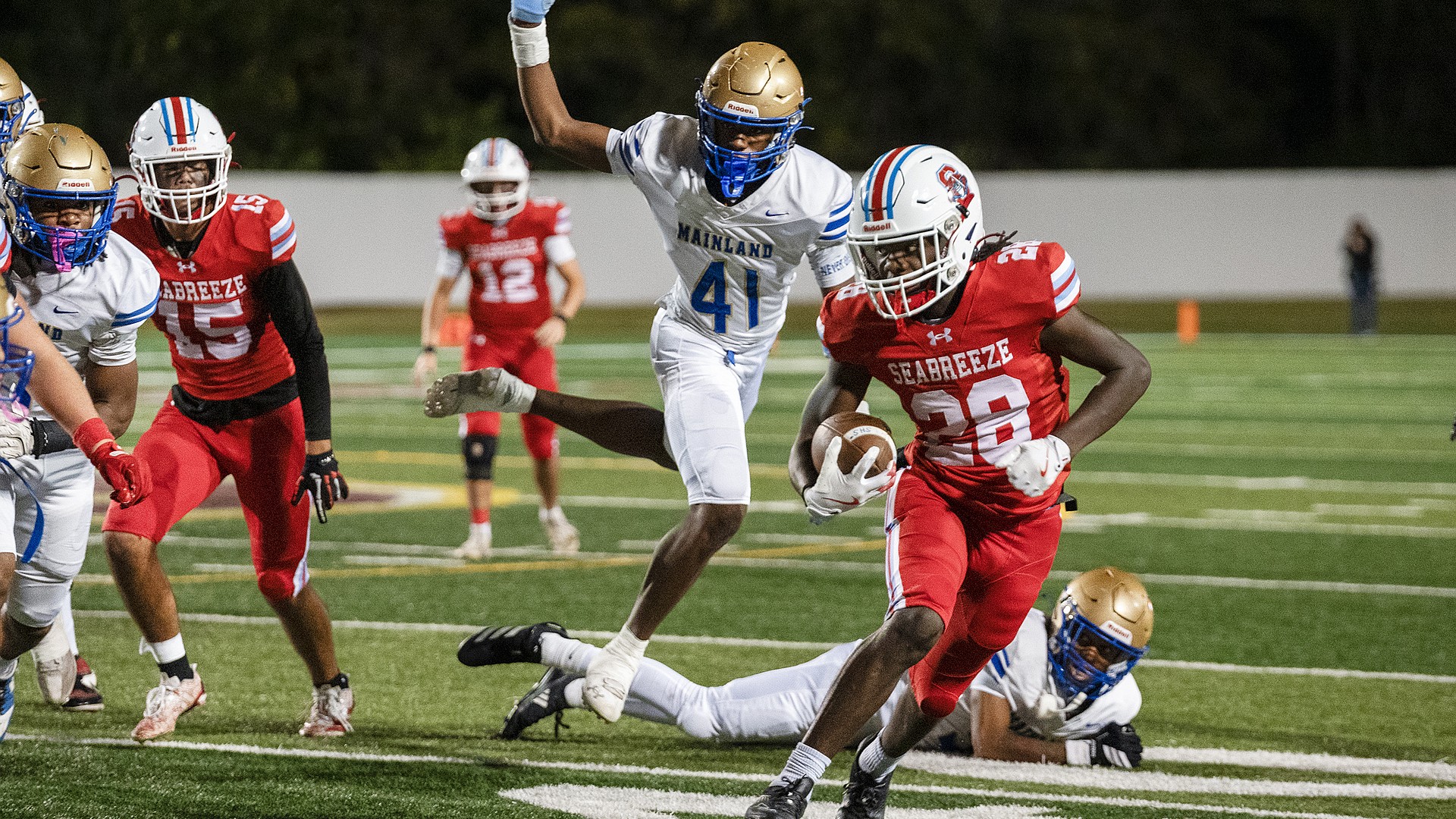 Mainland stretches football win streak against Seabreeze to 15 years in ...