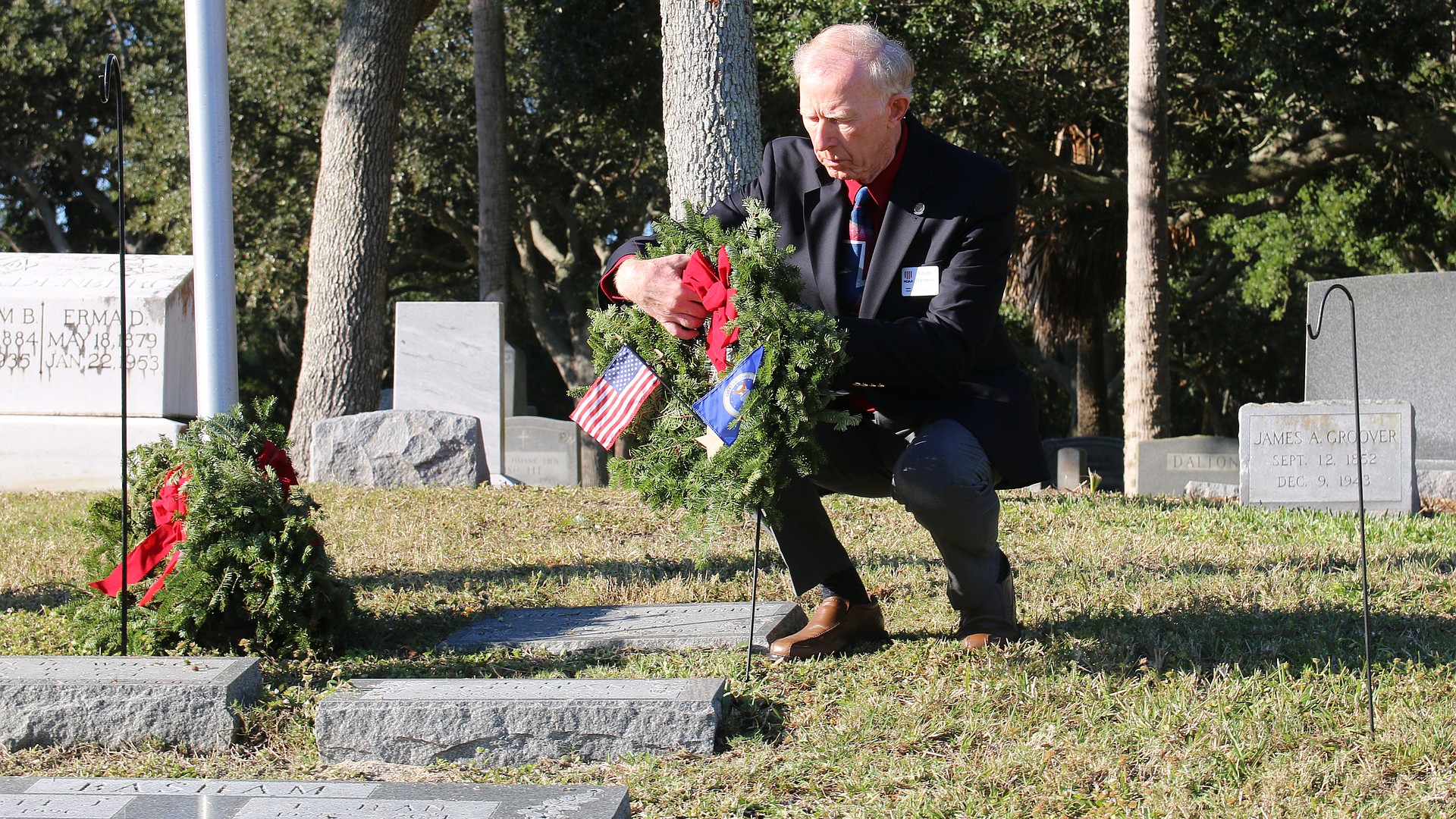 A mark of honor: Ormond Beach DAR chapter holds annual Wreaths Across ...