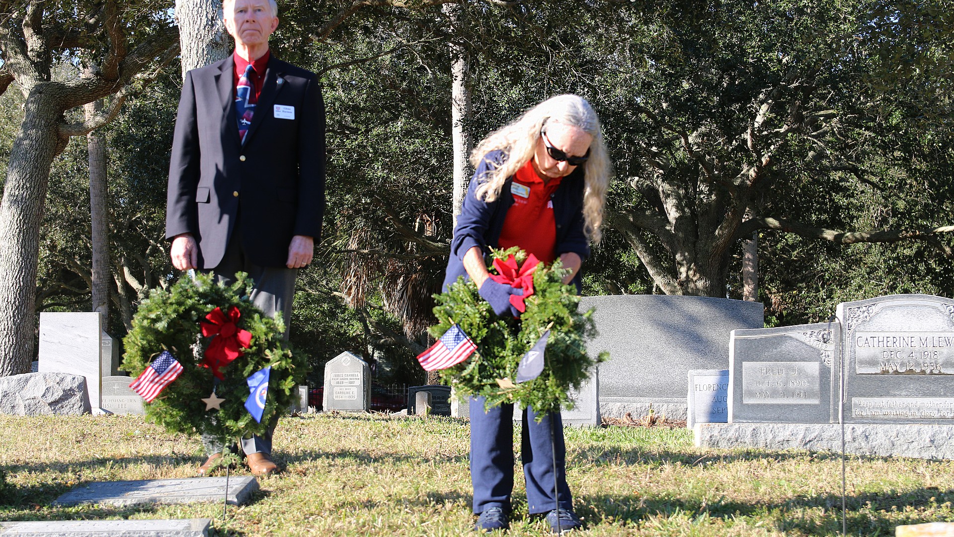 A mark of honor: Ormond Beach DAR chapter holds annual Wreaths Across ...