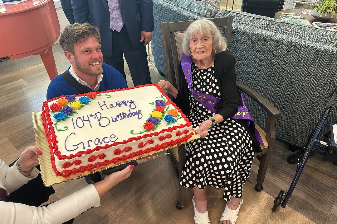 Palm Coast resident celebrates 104th birthday surrounded by community ...